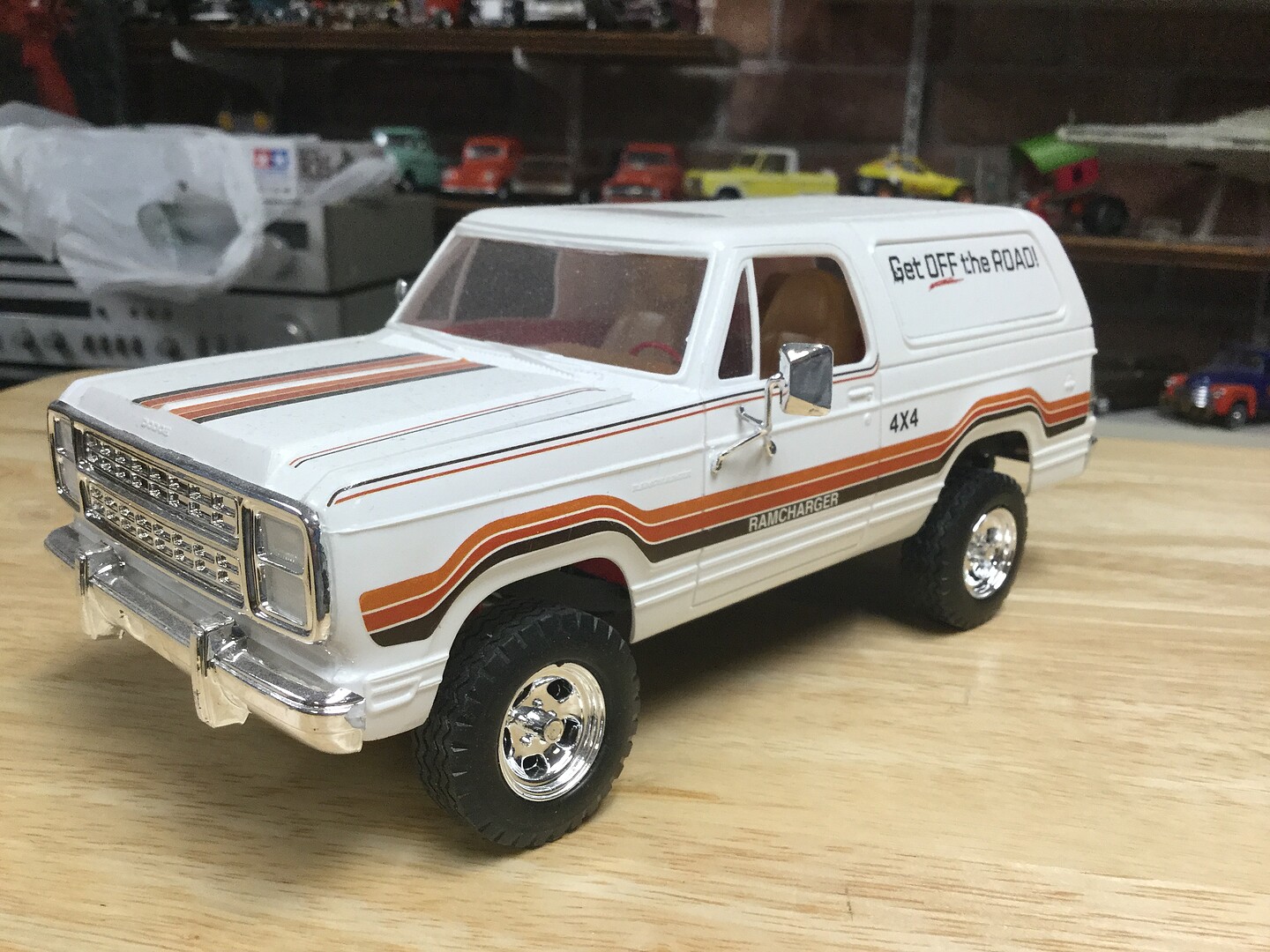 1980 Dodge Ramcharger -- Plastic Model Truck Kit -- 1/24 Scale ...