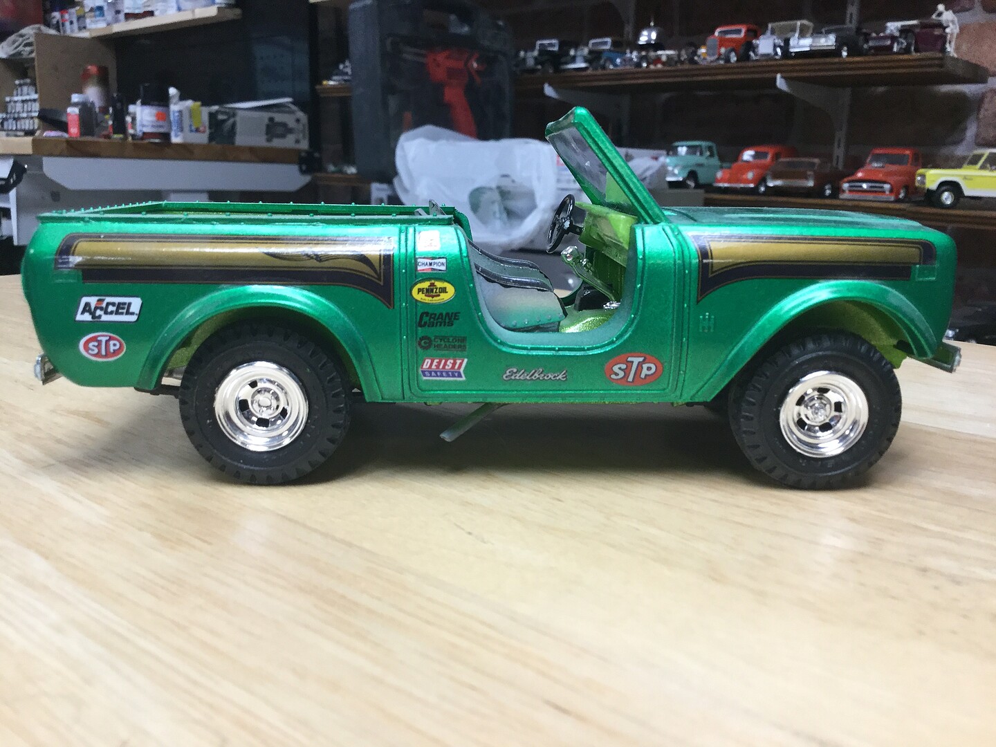 International Scout II Off Road Version -- Plastic Model Truck Kit -- 1 ...