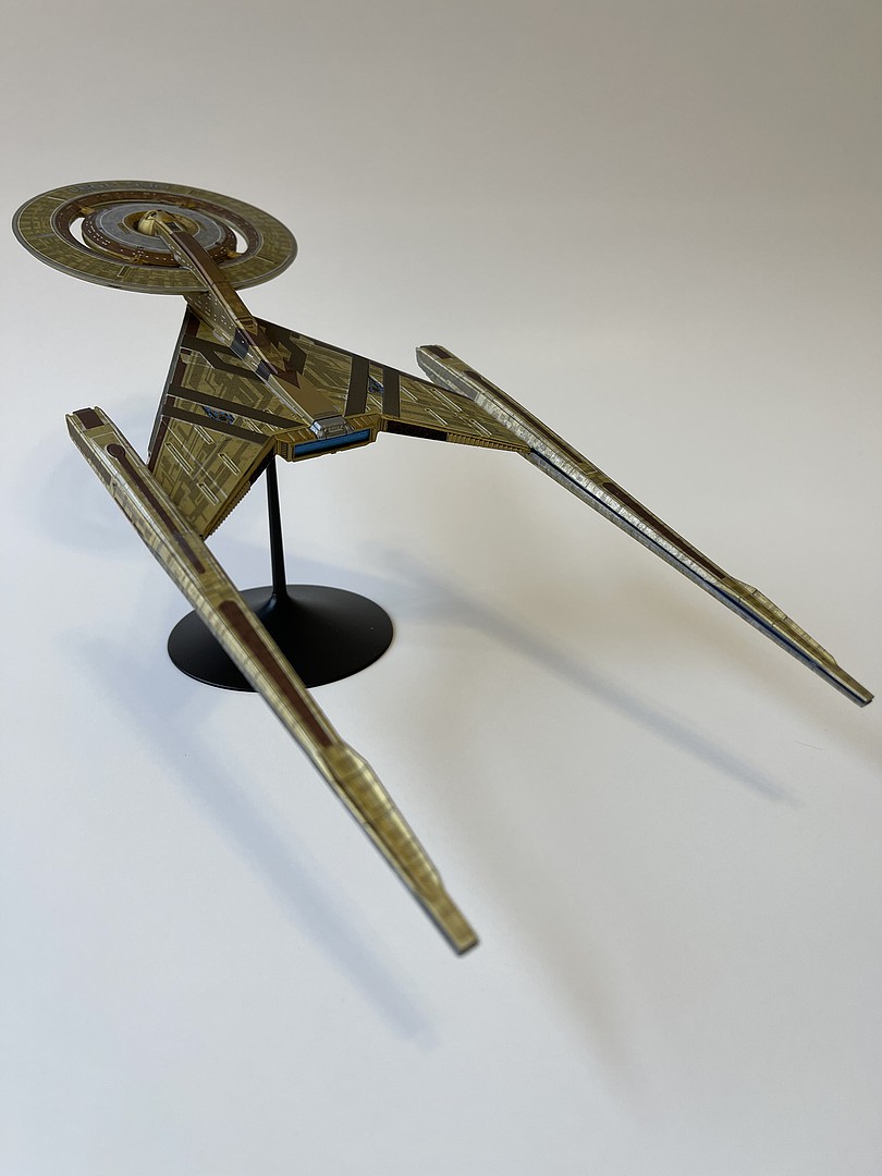 Star Trek USS Discovery -- Plastic Model Spacecraft kit -- 1/2500 Scale ...