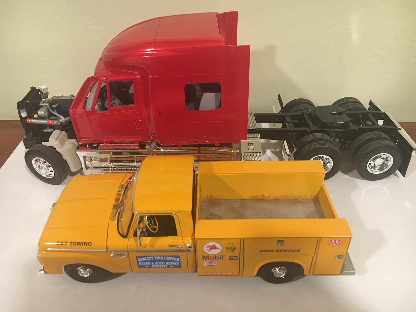 1965 Ford F100 Service Truck (Ltd Prod) -- Plastic Model Truck Kit -- 1 ...