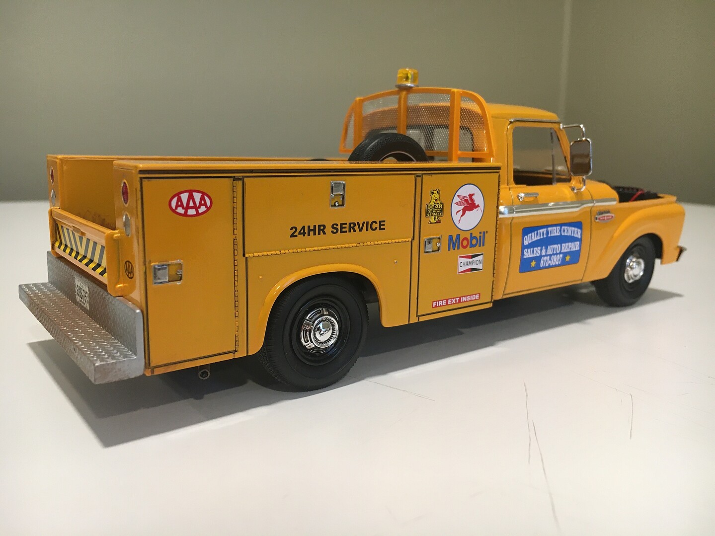 1965 Ford F100 Service Truck (Ltd Prod) -- Plastic Model Truck Kit -- 1 ...