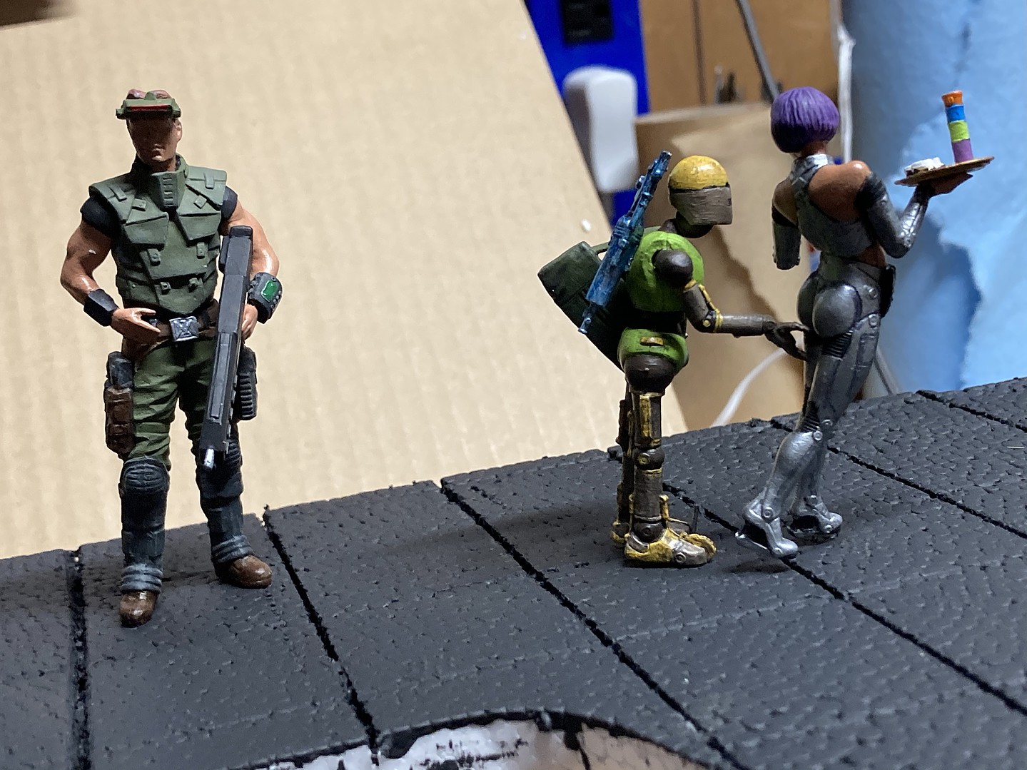 Space Mercenary with Gun, Robot & Android Waitress -- Plastic Model ...