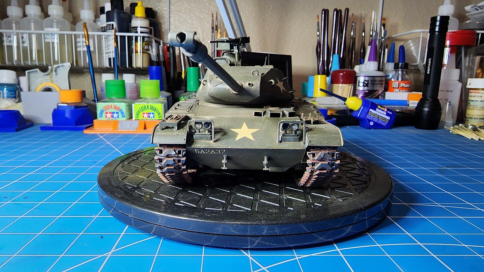 US M41 Walker Bulldog -- Plastic Model Military Vehicle Kit -- 1/35 ...