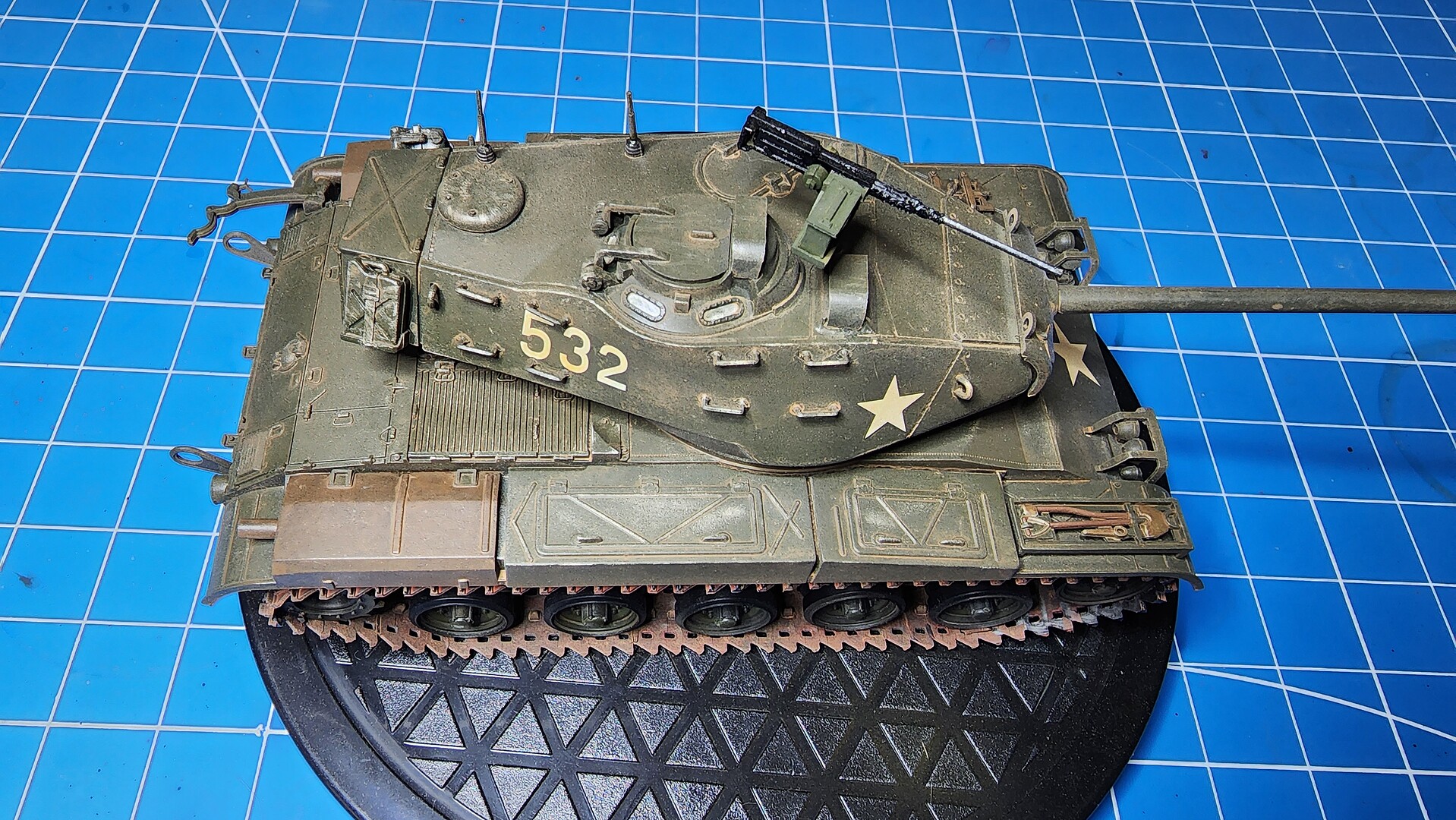 US M41 Walker Bulldog -- Plastic Model Military Vehicle Kit -- 1/35 ...