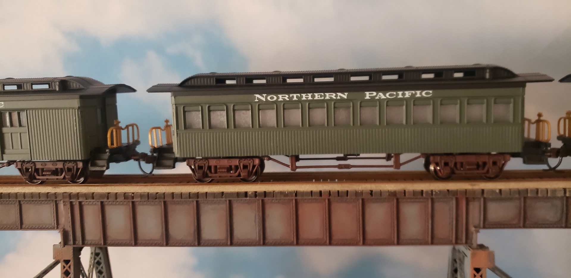 1860-1880 Coach Painted/Unlettered Green -- HO Scale Model Train ...