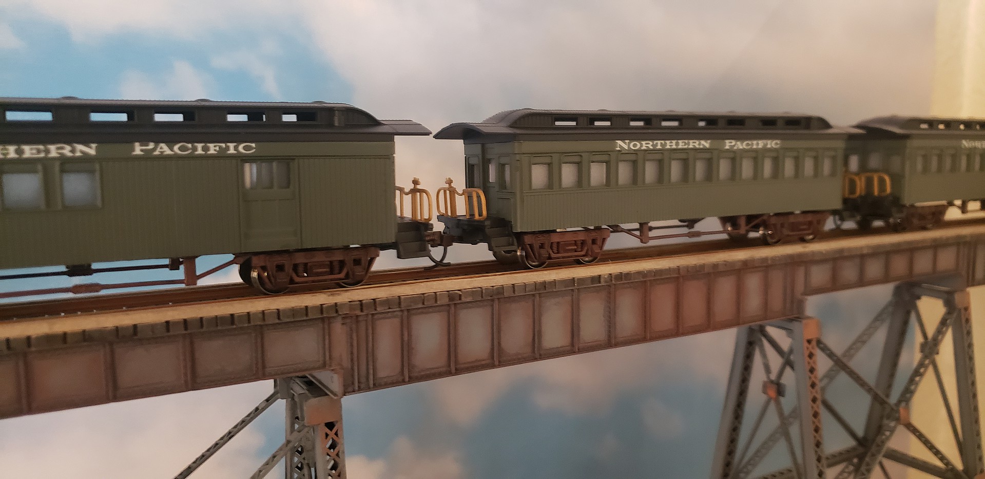 1860-1880 Coach Painted/Unlettered Green -- HO Scale Model Train ...