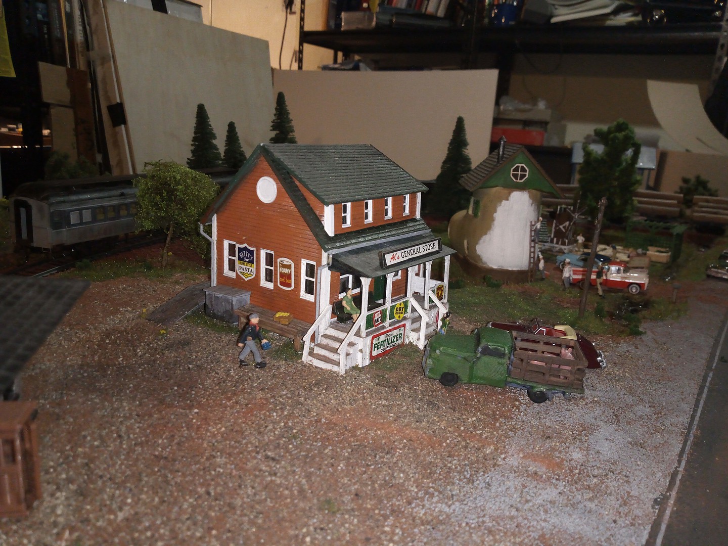 General Store Kit -- Model Train Building -- HO Scale -- #1351 pictures ...