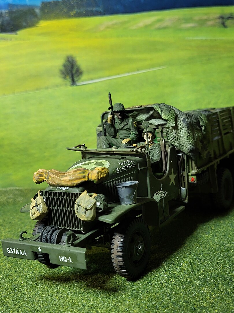 US 2.5 Ton 6x6 Cargo Truck -- Plastic Model Military Vehicle Kit -- 1/ ...