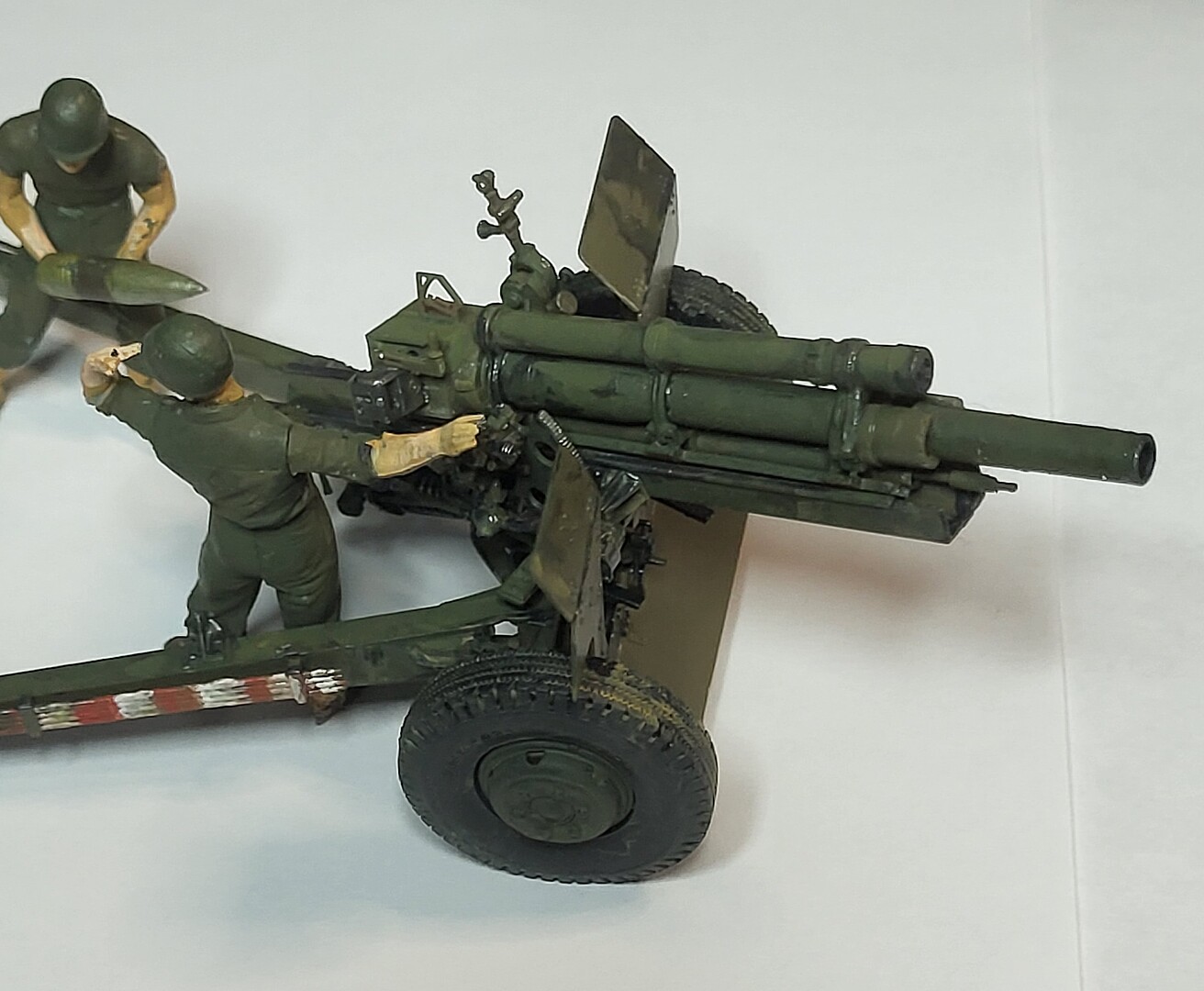 WWII Late 105mm Howitzer M2A1 & M2A2 Carriage -- Plastic Model ...