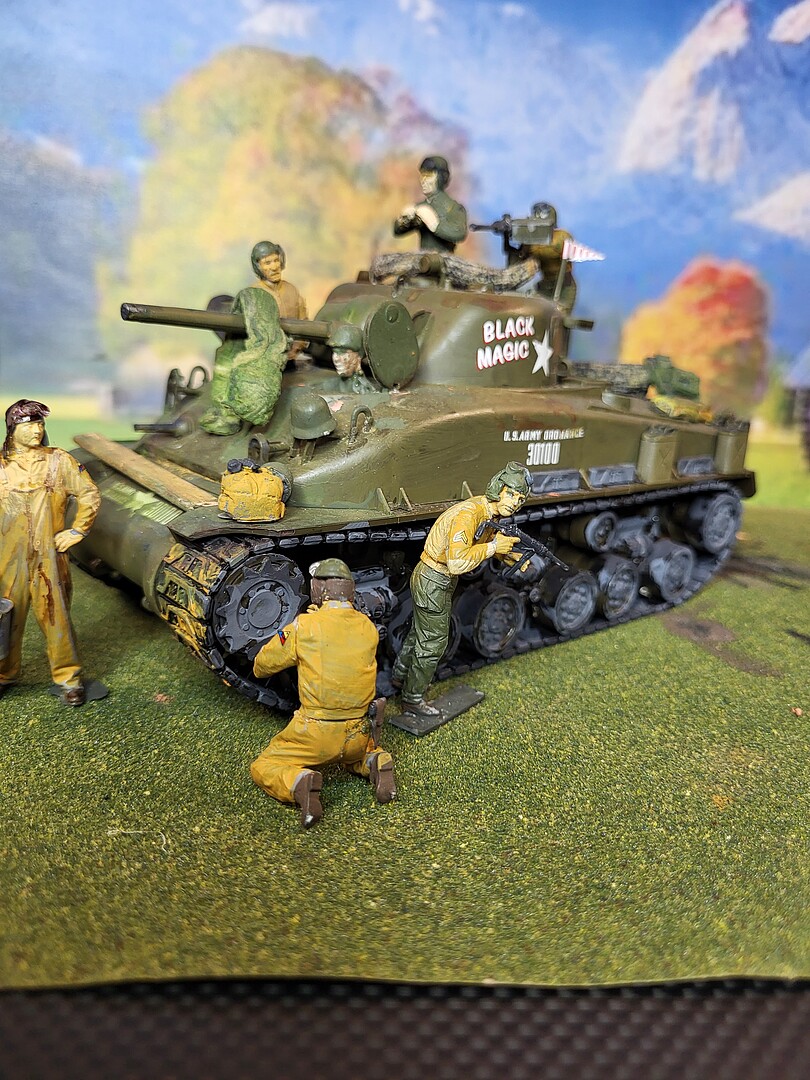 M-4 Sherman Tank -- Plastic Model Military Vehicle Kit -- 1/35 Scale ...