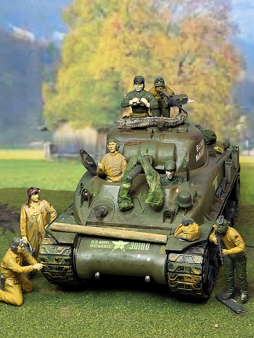 M-4 Sherman Tank -- Plastic Model Military Vehicle Kit -- 1/35 Scale ...