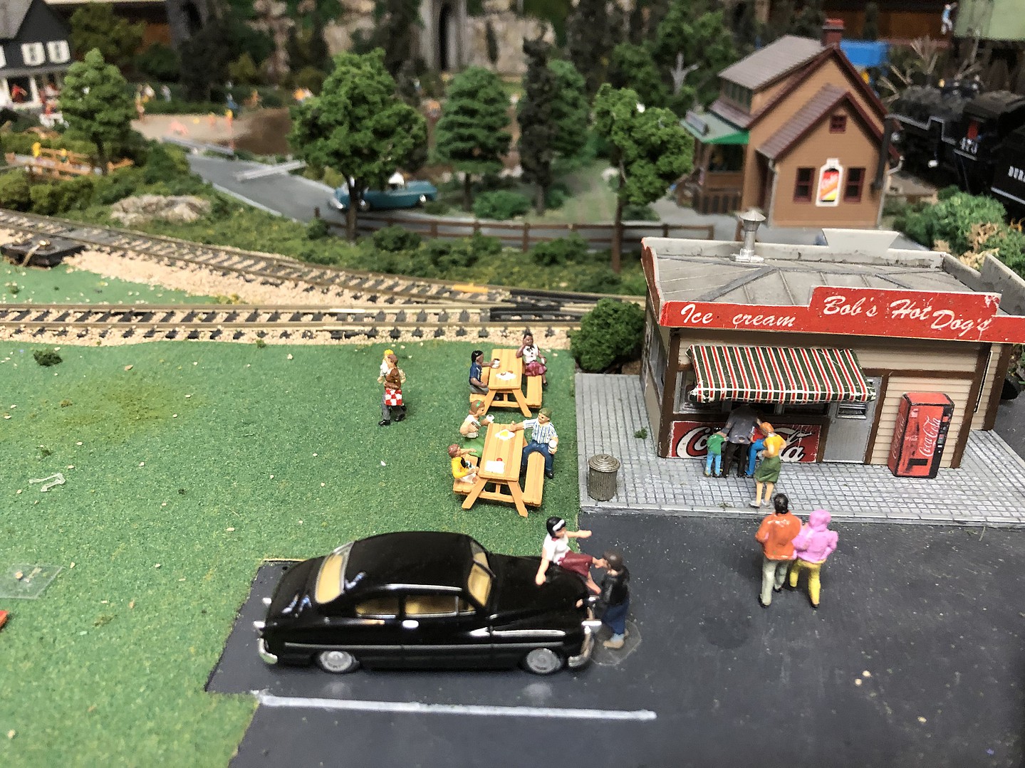 Outdoor Dining -- HO Scale Model Railroad Figure -- #a1939 pictures by ...