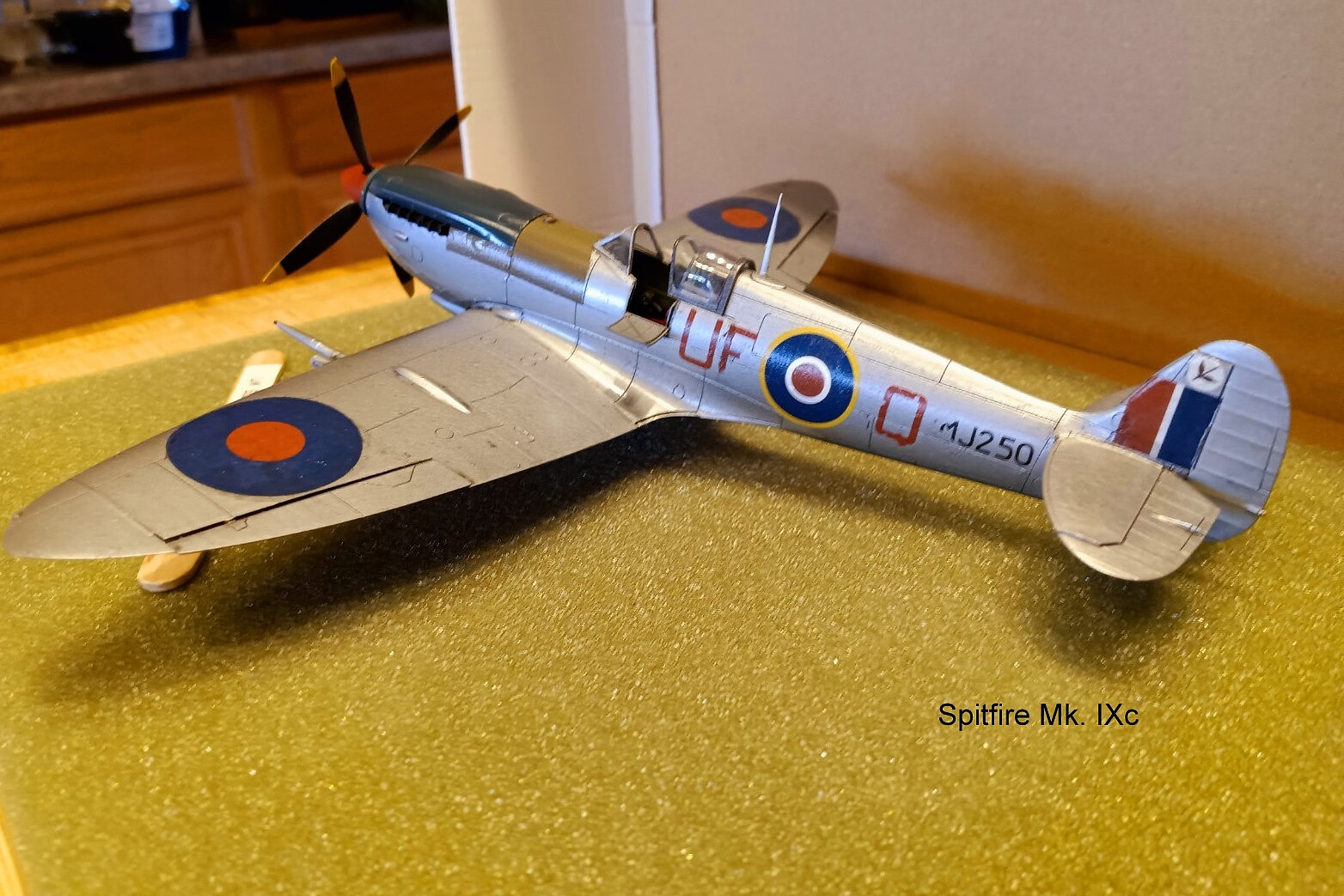 Spitfire Mk IXc Late Version Aircraft -- Plastic Model Airplane Kit ...
