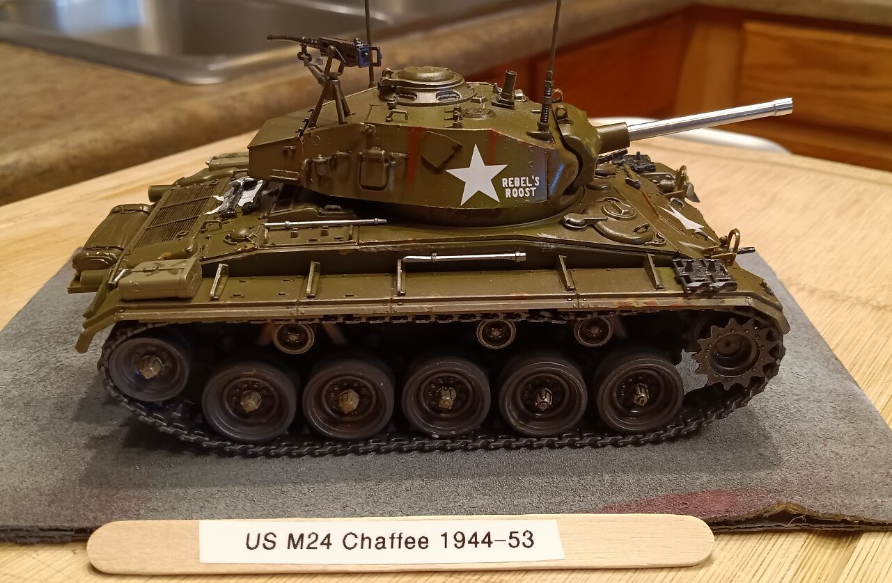 US Light Tank M24 Chaffee -- Plastic Model Military Vehicle Kit -- 1/35 Scale -- #37020 pictures ...