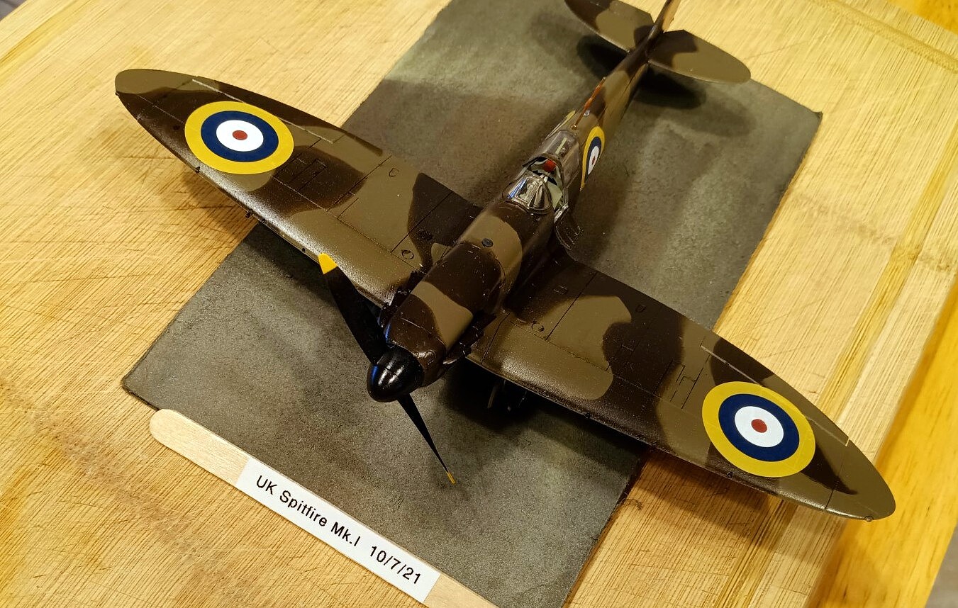 Supermarine Spitfire MK1 Fighter Aircraft -- Plastic Model Airplane Kit ...