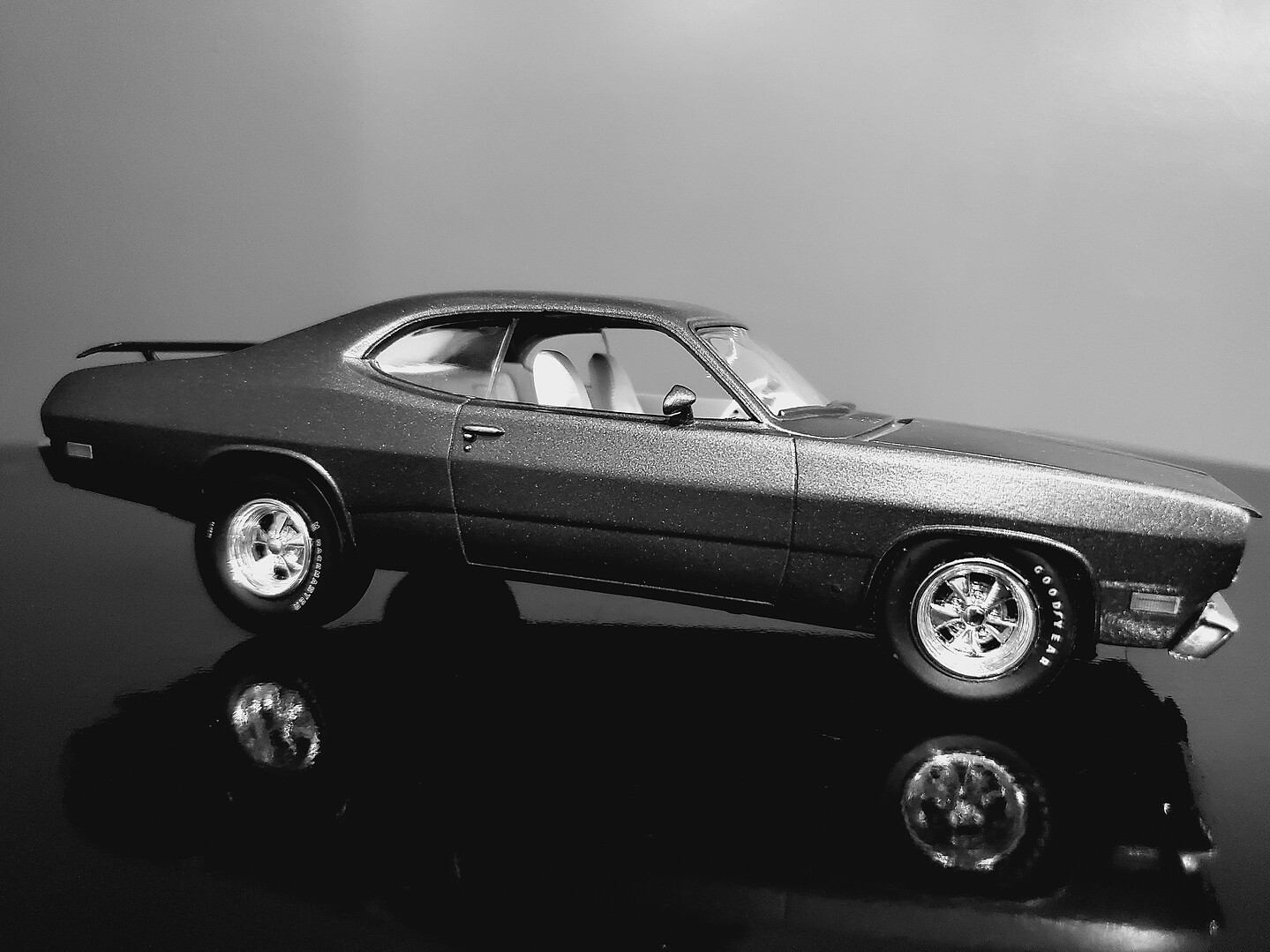 1971 Plymouth Duster 340 -- Plastic Model Car Kit -- 1/25 Scale ...