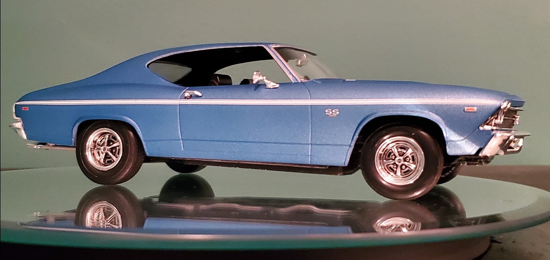 '69 Chevy Chevelle SS 396 -- Plastic Model Car Kit -- 1/25 Scale ...