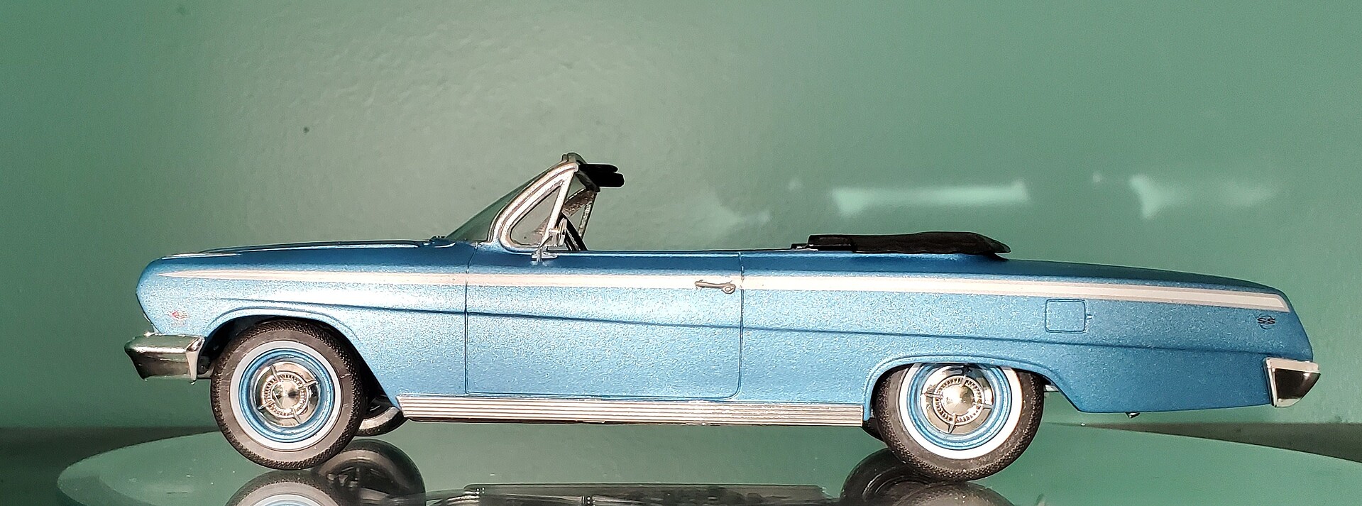 '62 Chevy Impala Convertible -- Plastic Model Car -- 1/25 Scale ...