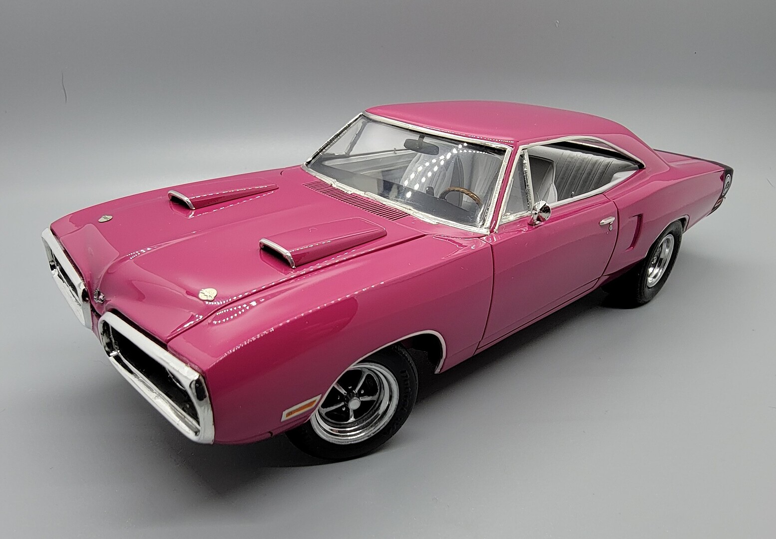 1970 Dodge Coronet Super Bee -- Plastic Model Car Kit -- 1/25 Scale ...