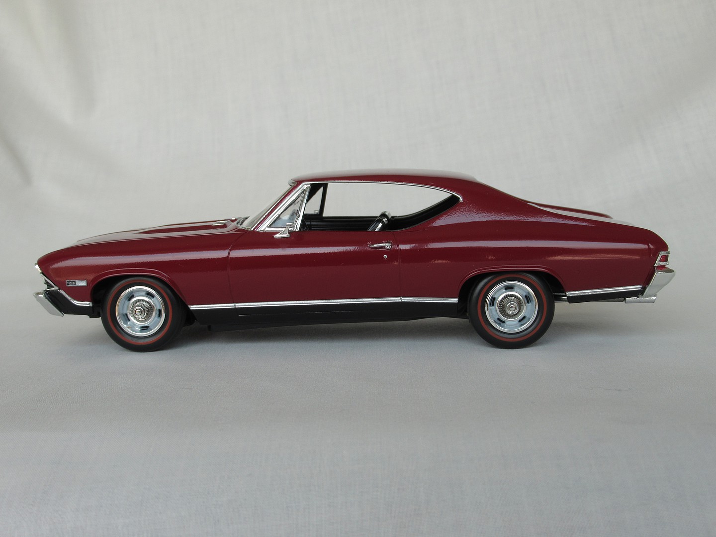 1968 Chevelle SS 396 -- Plastic Model Car Kit -- 1/25 Scale -- #854445 ...
