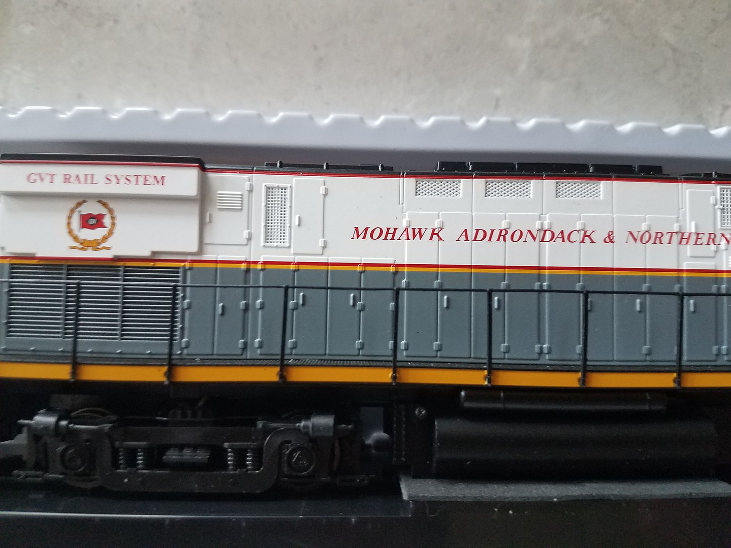 C425 Phase 2 DC Delaware Lackawanna #2456 -- HO Scale Model Train ...