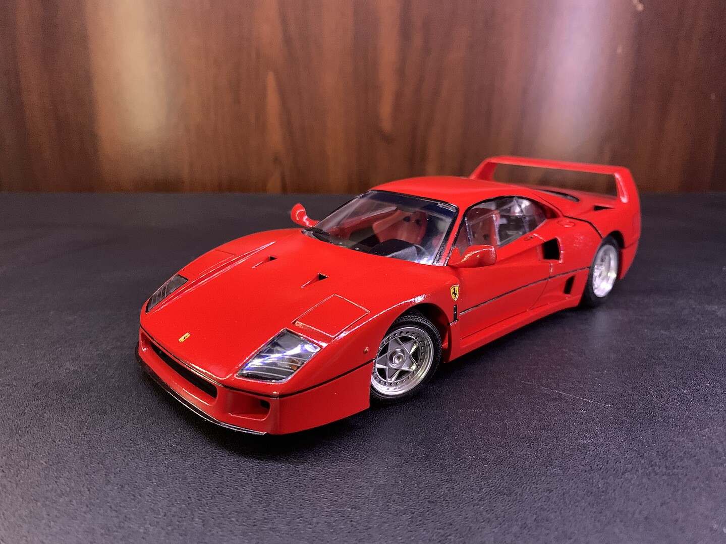 Ferrari F40 Sportscar -- Plastic Model Car Kit -- 1/24 Scale -- #24295 ...