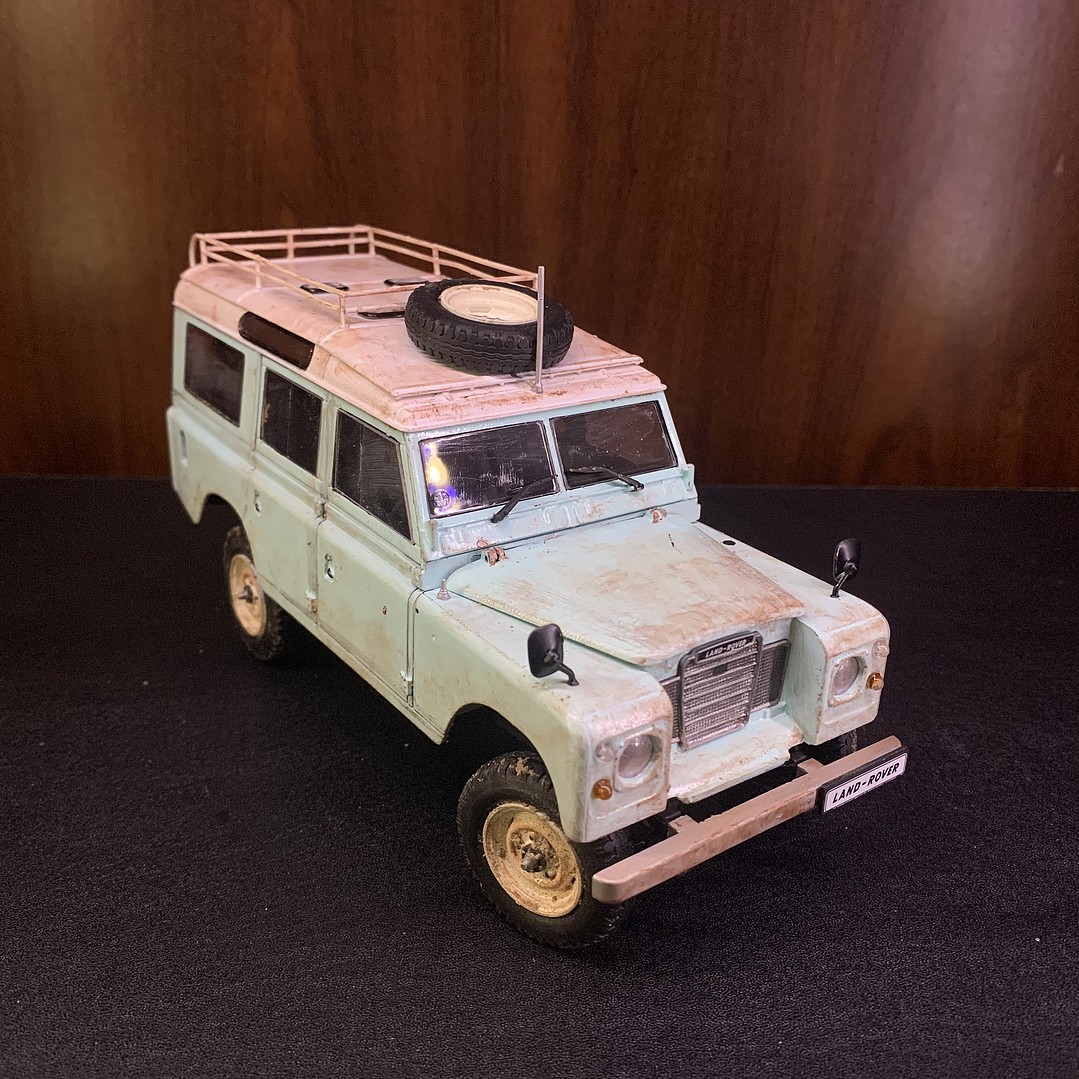 Land Rover Series III LWB Wagon w/Roof Rack -- Plastic Model Car Kit ...