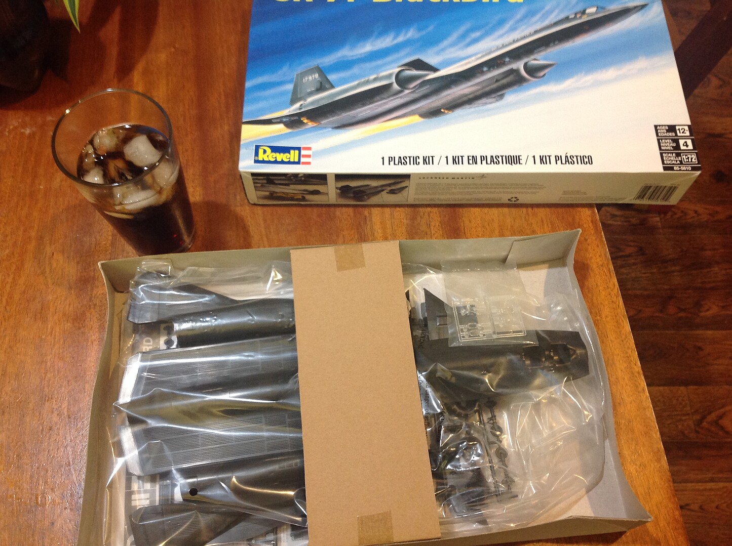 SR-71A Blackbird -- Plastic Model Airplane Kit -- 1/72 Scale -- #855810 ...
