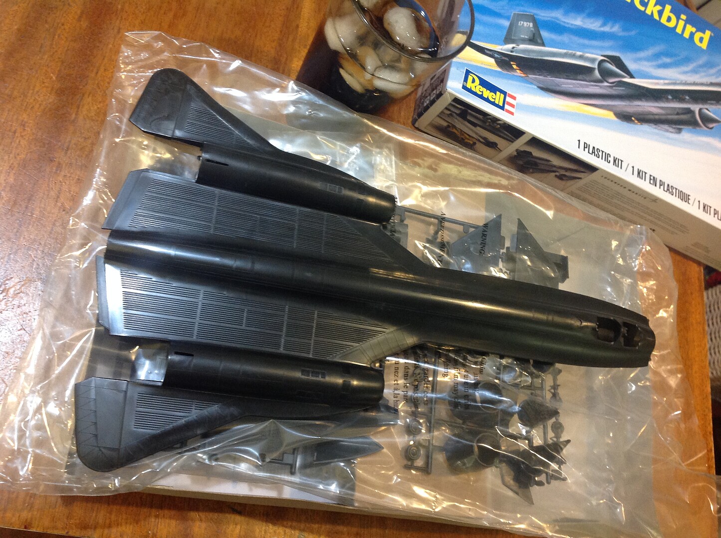 SR-71A Blackbird -- Plastic Model Airplane Kit -- 1/72 Scale -- #855810 ...