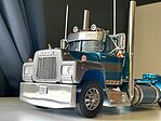 AMT Mack R685ST Semi Tractor Plastic Model Truck Kit 1/25 #1039-06