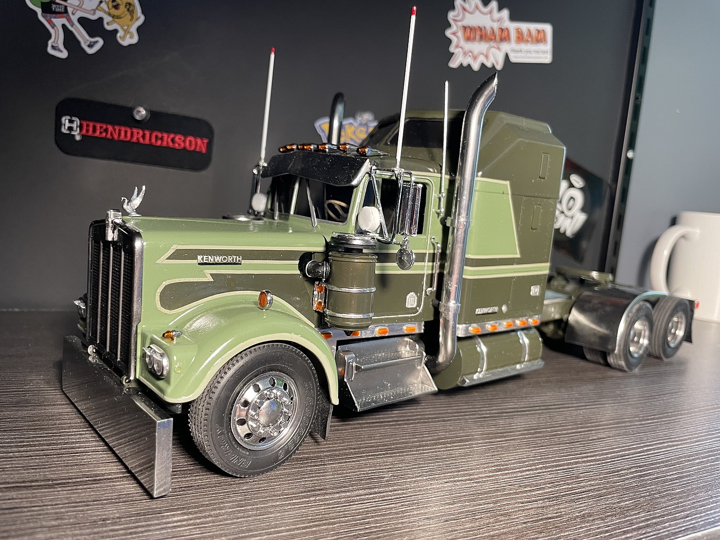Kenworth W900 -- Plastic Model Truck Kit -- 1/25 Scale -- #851507 ...