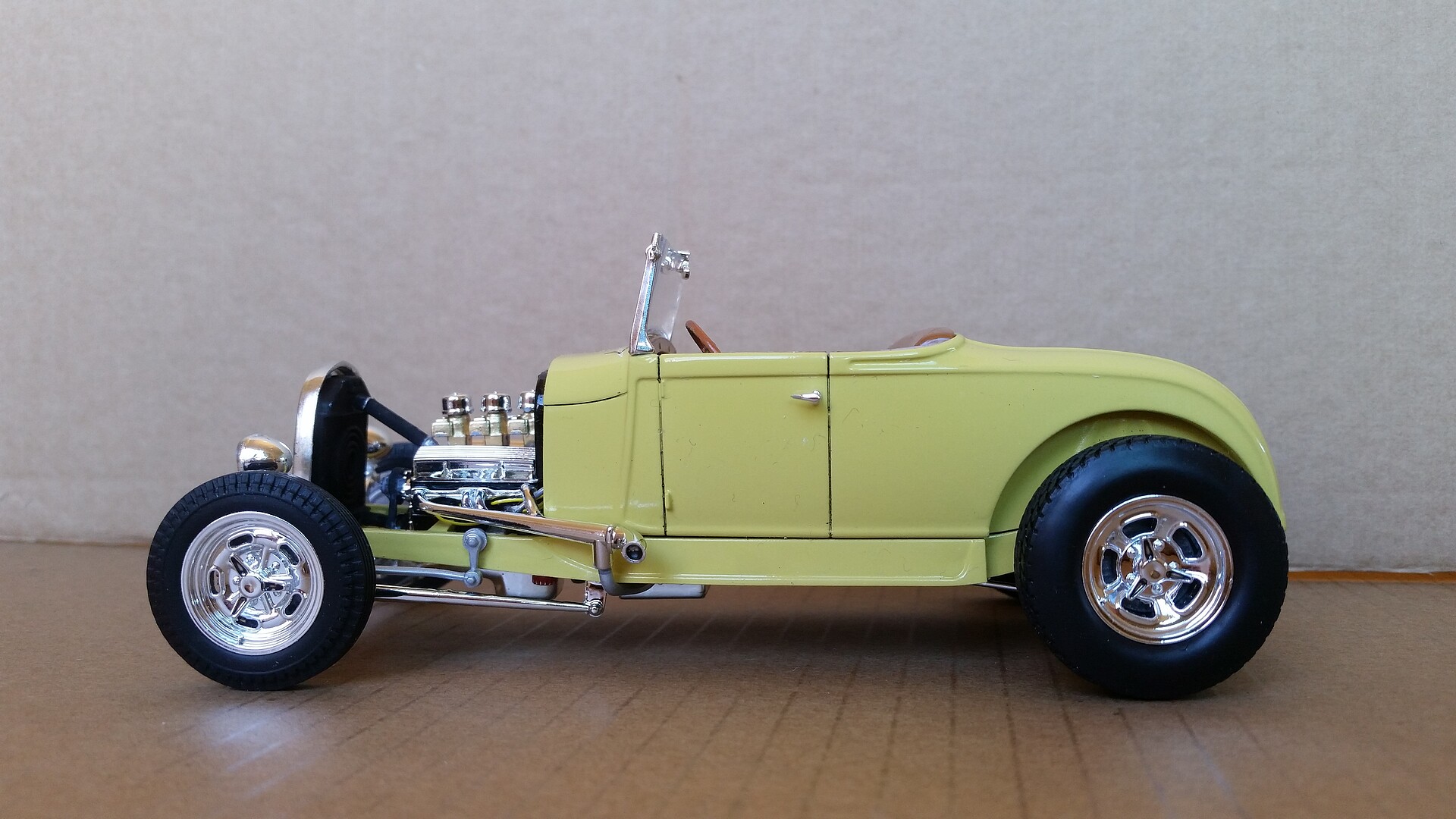 1929 Model A Roadster -- Plastic Model Car Kit -- 1/25 Scale -- #854463 ...