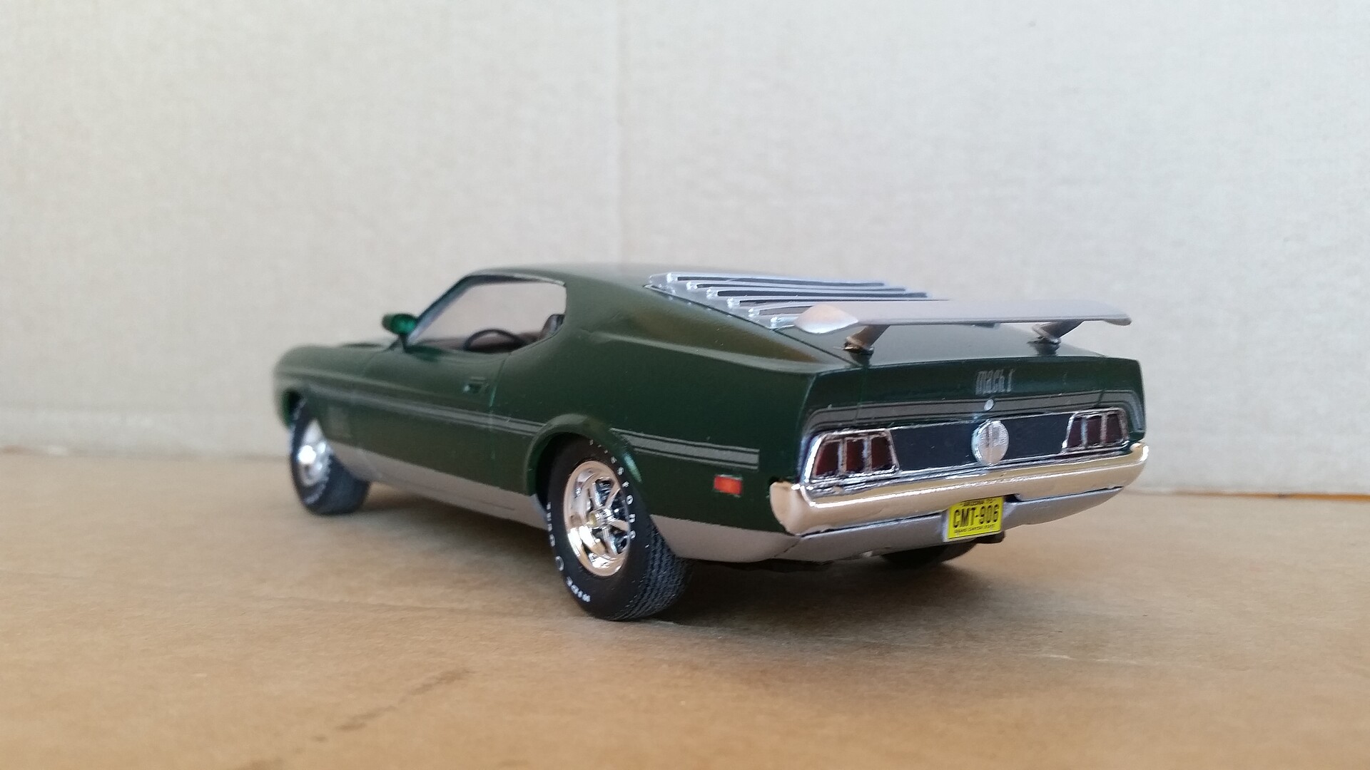 James Bond 1971 Ford Mustang Mach I -- Plastic Model Car Vehicle Kit ...