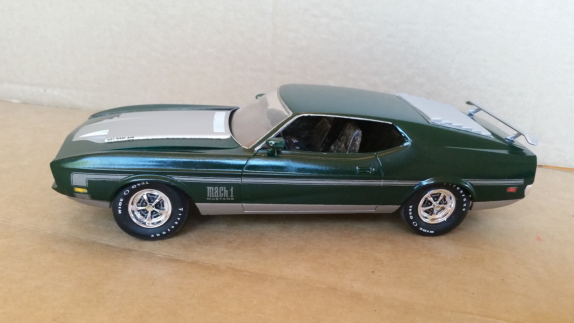 James Bond 1971 Ford Mustang Mach I -- Plastic Model Car Vehicle Kit ...