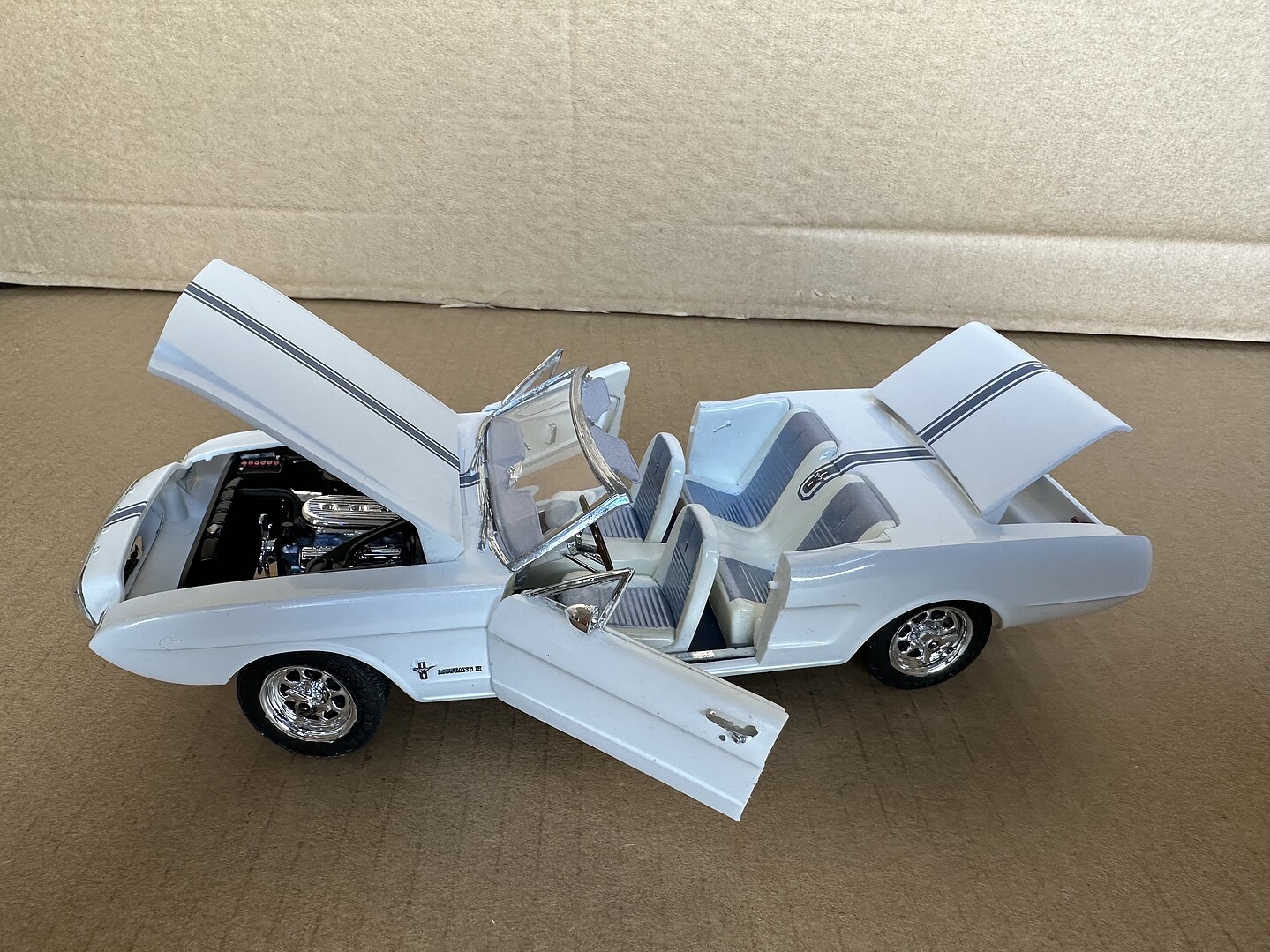 1963 Ford Mustang II Concept Car -- Plastic Model Car Vehicle Kit -- 1/ ...