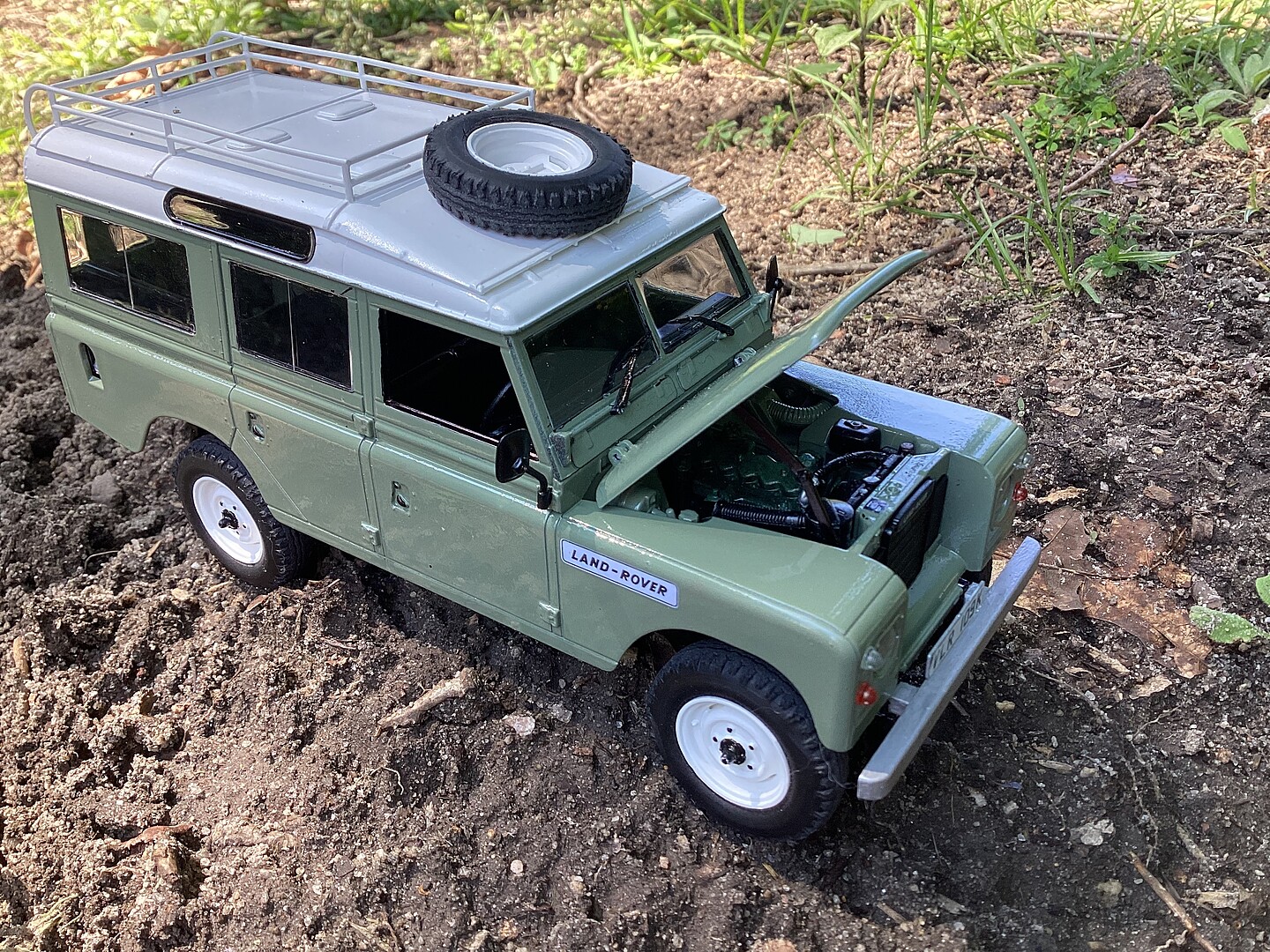 1/24 Land Rover Series III -- Plastic Model Truck Kit -- 1/24 Scale ...