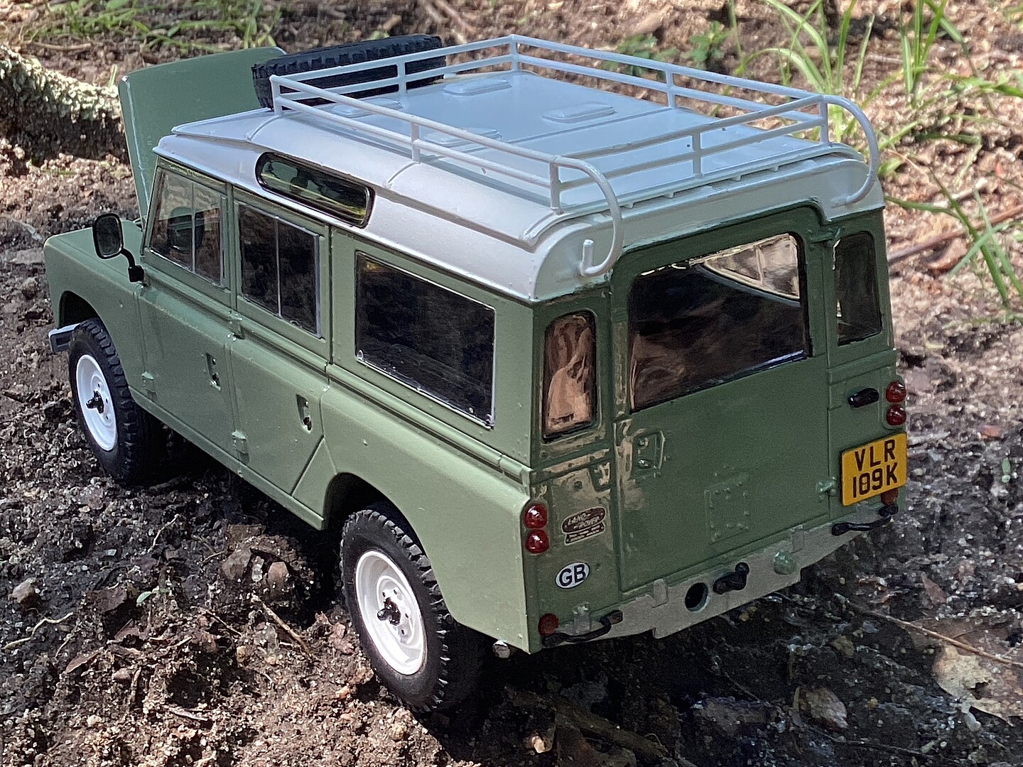 1/24 Land Rover Series III -- Plastic Model Truck Kit -- 1/24 Scale ...