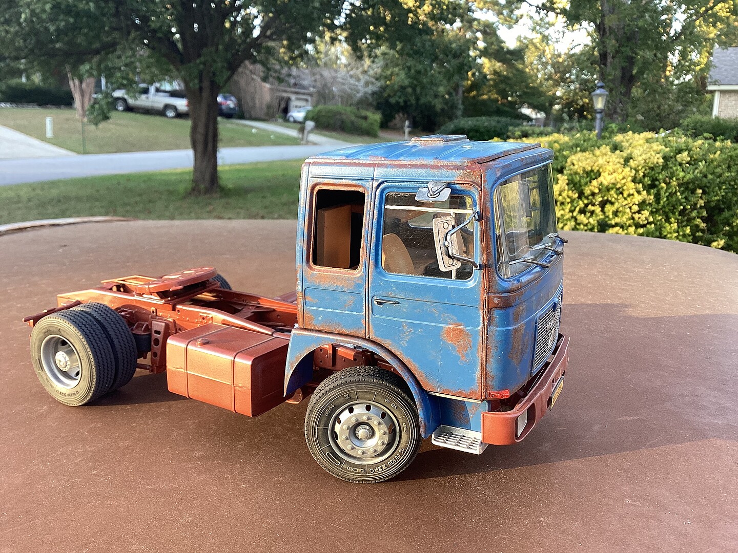 MAN F8 19.321 2-Axle Tractor -- Plastic Model Truck Vehicle Kit -- 1/24 ...