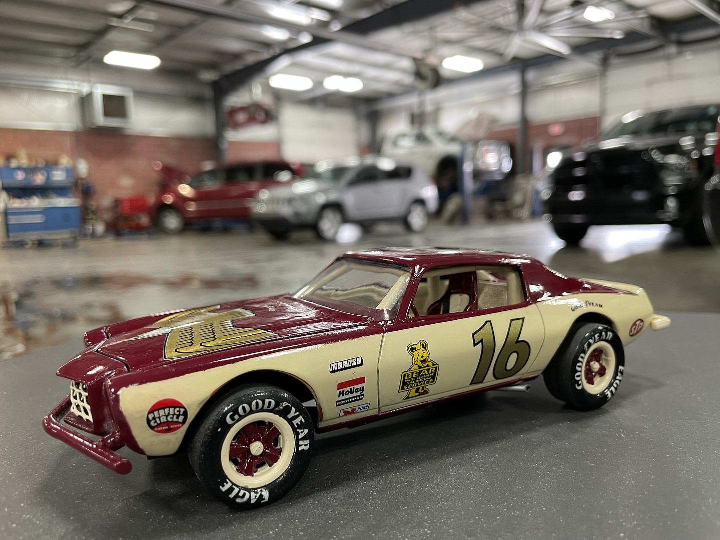 Chevy Camaro Z28 1970 1/2 -- Plastic Model Car Kit -- 1/25 Scale ...