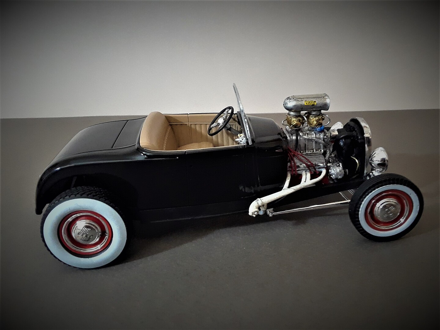 1929 Model A Roadster -- Plastic Model Car Kit -- 1/25 Scale -- #854463 ...