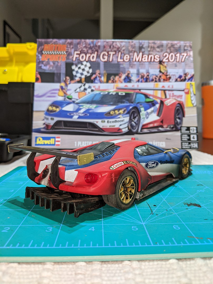 Ford GT LeMans 2017 Race Car -- Plastic Model Car Kit -- 1/24 Scale ...