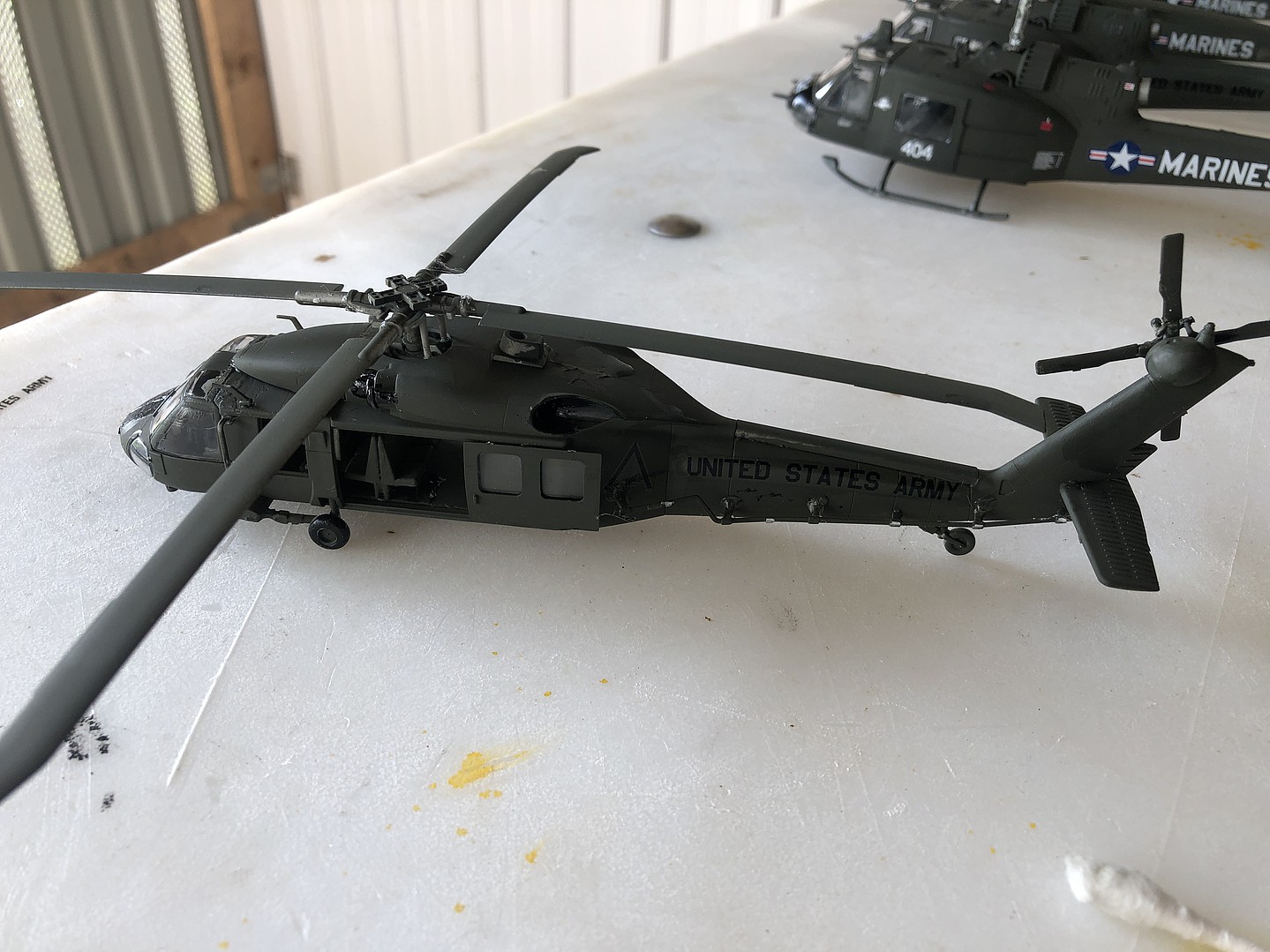 UH60A US Medevac Helicopter -- Pre-Built Plastic Model Helicopter -- 1/ ...
