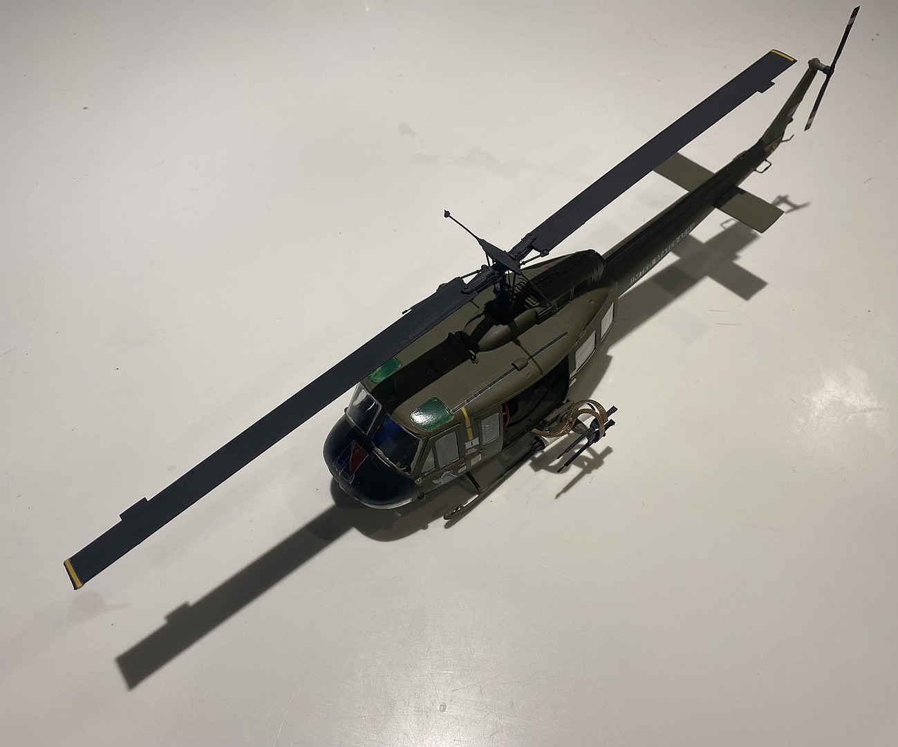 UH-1D Huey Gunship -- Plastic Model Helicopter Kit -- 1/32 Scale ...
