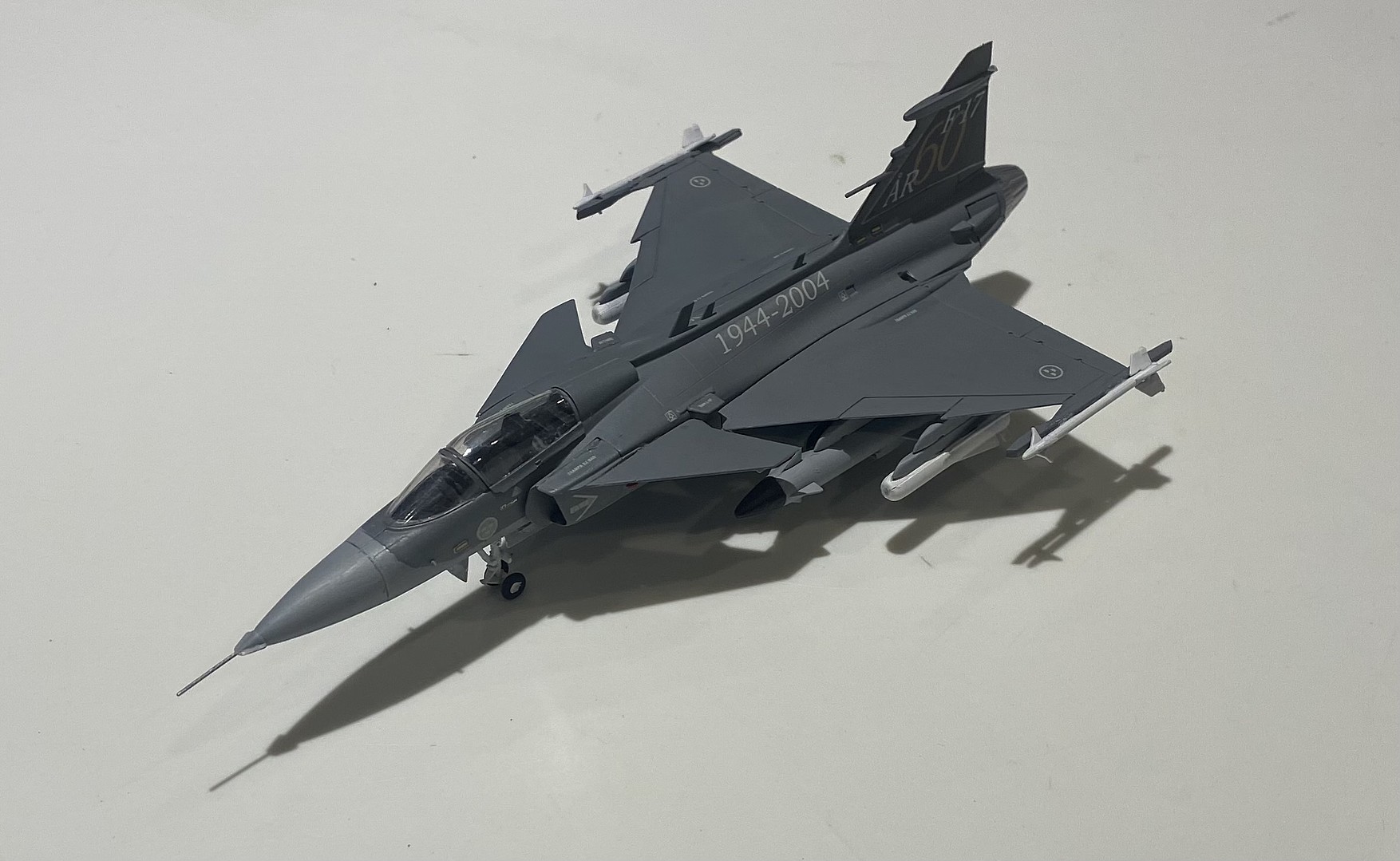 JAS 39 Gripen Swedish Multi-Role Fighter -- Plastic Model Airplane Kit ...