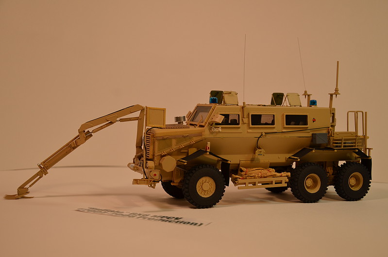 Buffalo 6x6 MPCV 2004-2006 -- Plastic Model Military Truck Kit -- 1/35 ...