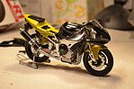 Tamiya Yamaha YZF-R1Bike Plastic Model Motorcycle Kit 1/12 Scale #14073