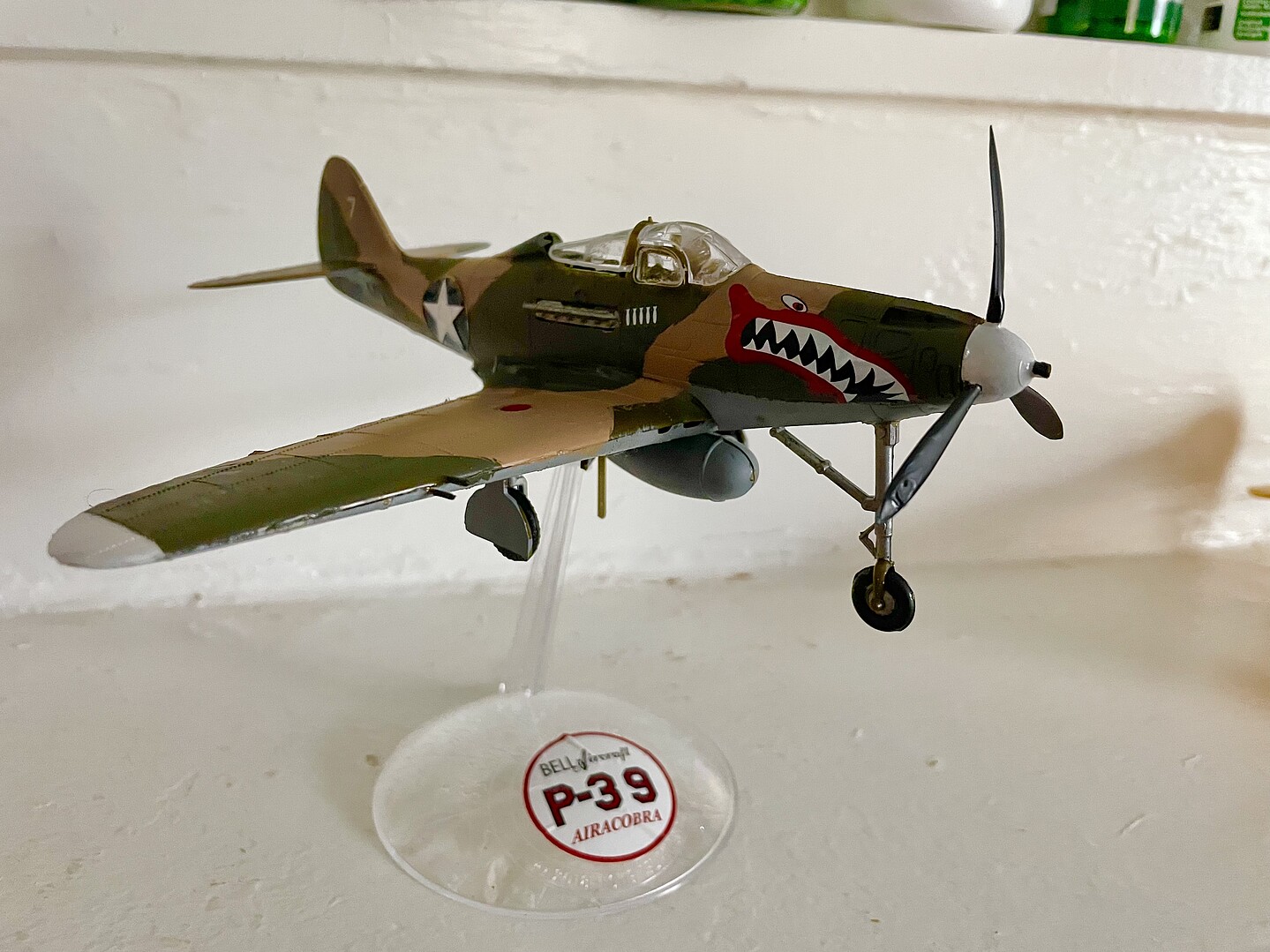 P-39 Bell Airacobra WWII Fighter -- Plastic Model Airplane Kit -- 1/46 ...