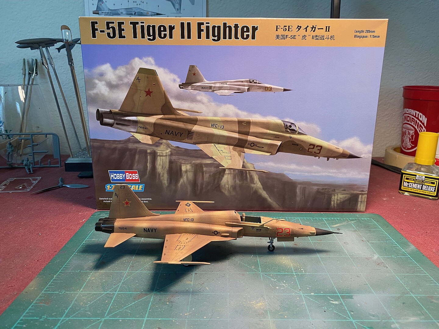 F-5E Tiger II Fighter -- Plastic Model Airplane Kit -- 1/72 Scale -- # ...