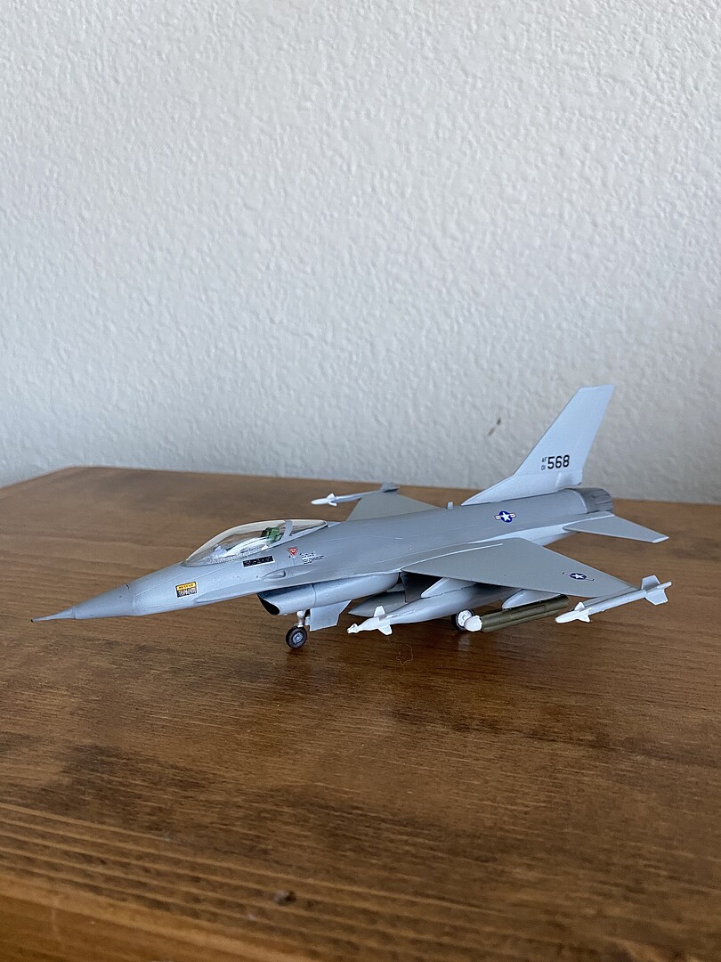 GD YF16A Falcon USAF Fighter -- Plastic Model Airplane Kit -- 1/72 ...