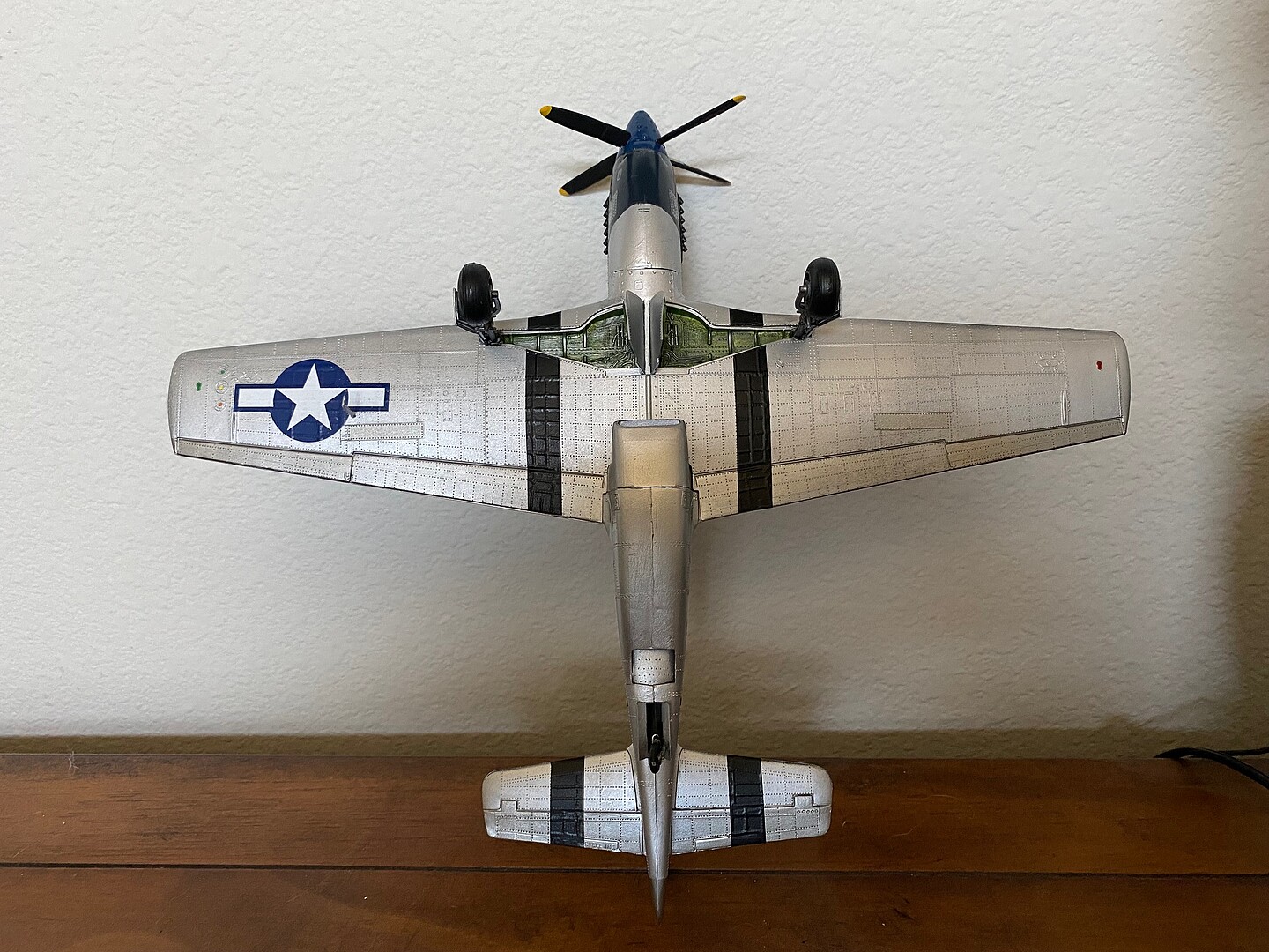 P-51B Mustang -- Plastic Model Airplane Kit -- 1/32 Scale -- #855535 ...